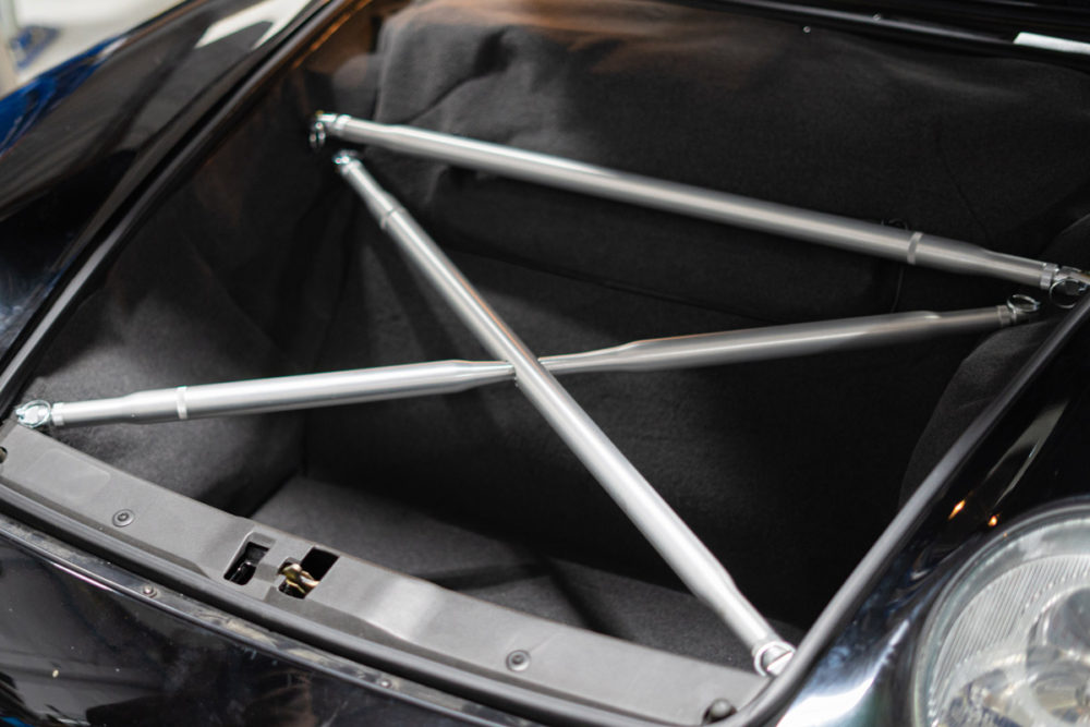 Elephant Racing • QuickChange Strut Brace System – Elephant Racing